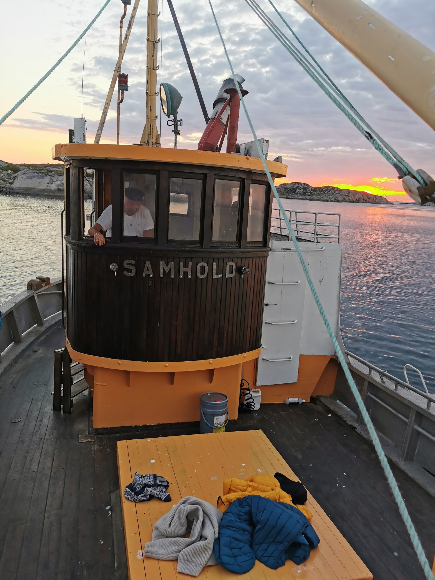 Sightseeingtur med fiskebåten Samhold | Base Camp Vega